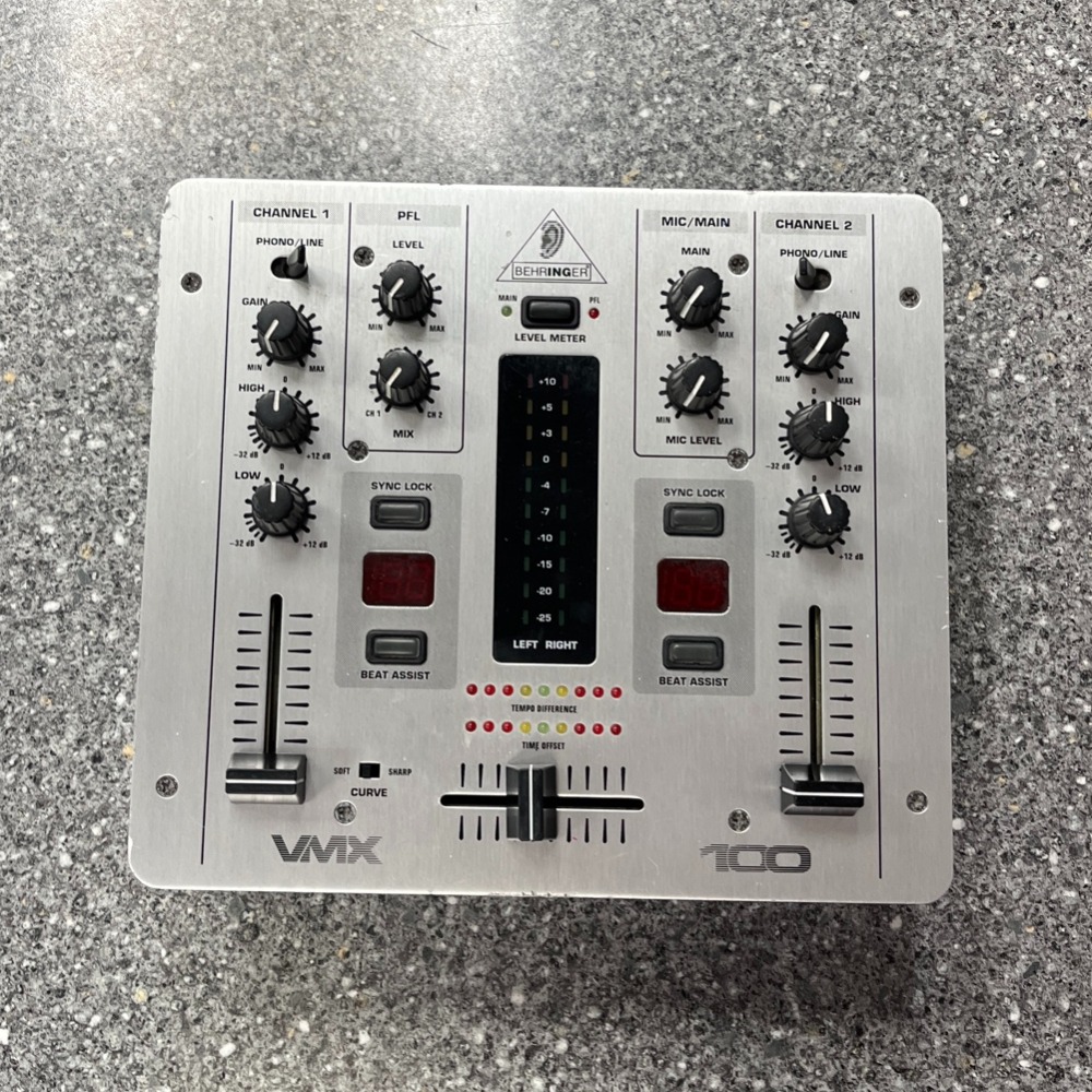 Pre-owned Faulty Behringer VMX 100 DJ Mixer- See Description - Own4Less